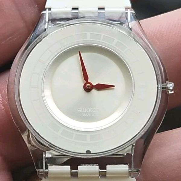 Ladies Genuine Ultra Slim Swatch Skin Watch Apasionada Sfk108 ...