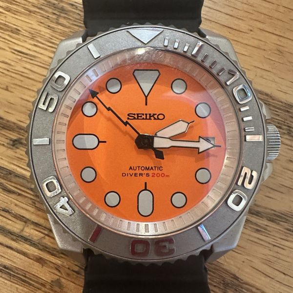 Seiko Automatic Orange Diver 200m Men's Watch, Lightning Bolt ...