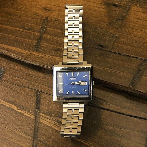 Seiko vintage 70's square Blue TV dial original bracelet | WatchCharts ...