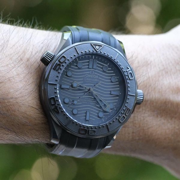 [WTS] If Batman Wore A Watch… Omega Seamaster Professional Diver 300M ...