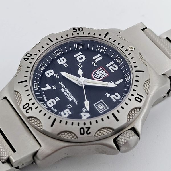 LUMINOX SERIES 8000 Diver Men's Watch Black Dial Runs Great 43mm ...