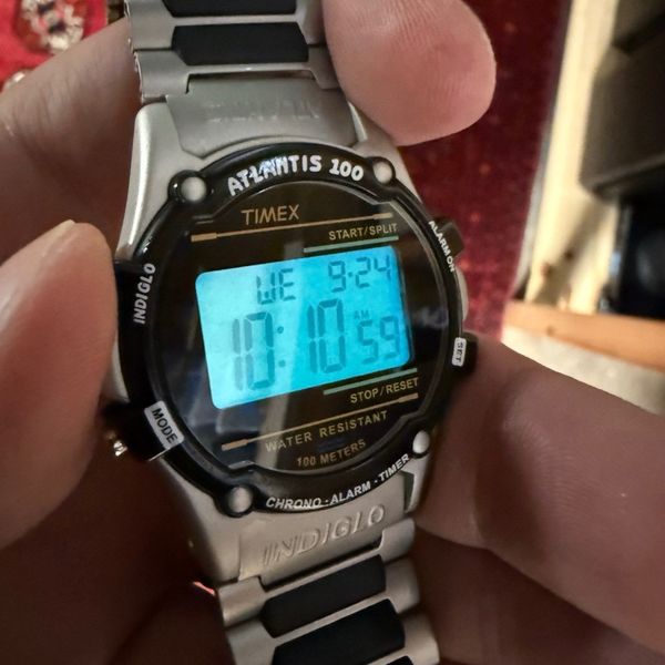 Timex Japan Atlantis 100 with metal band, indiglo, extra links, papers ...