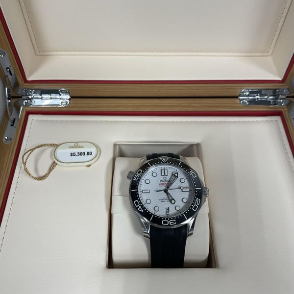 Omega Seamaster white dial | WatchCharts