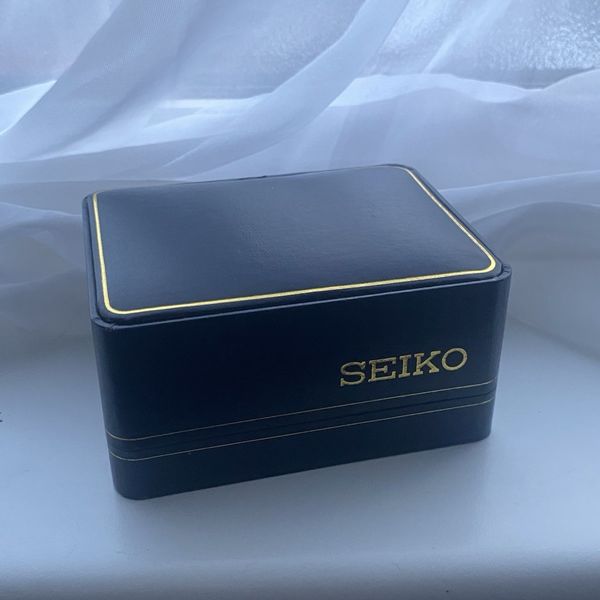 Seiko Vintage Men/Gents Watch BOX | WatchCharts Marketplace