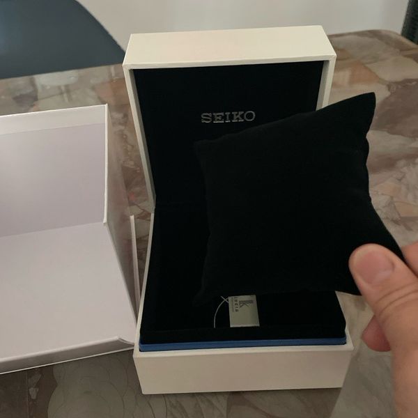 Seiko watch box | WatchCharts Marketplace
