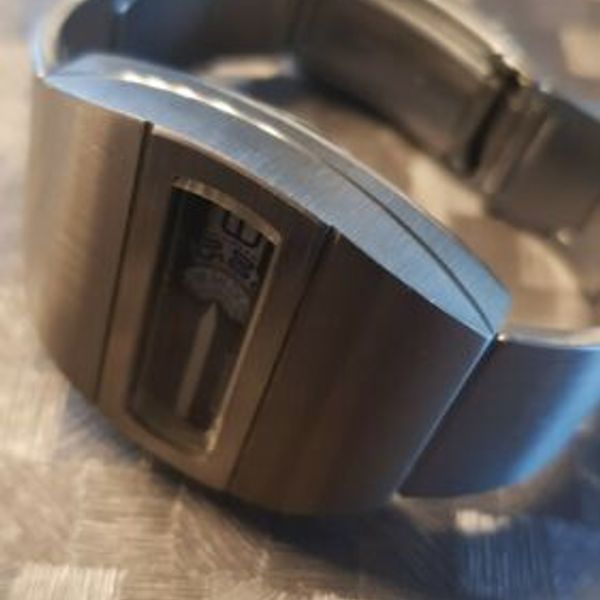 Caravelle (Bulova) Jump Hour 70er Jahre , Scheibenuhr | WatchCharts