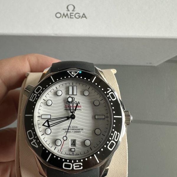 2022 Omega Seamaster diver 300M automatic watch. Full set box and ...