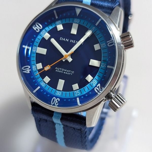 Dan Henry 1970 Automatic Diver / 40mm / 200 meters - MINT CONDITION ...