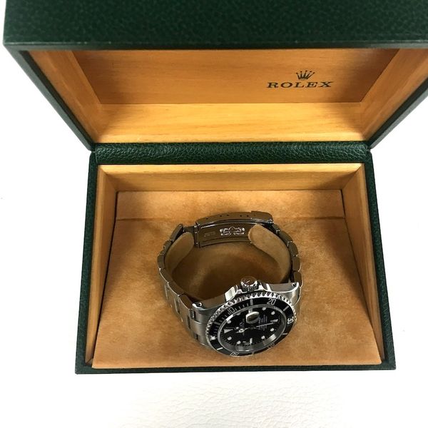 Rolex Submariner Date 16610LN - Box & Papers 2001 | WatchCharts Marketplace