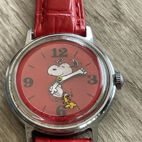 1970s Timex Snoopy Red Floating Woodstock mechanical watch - Vintage ...