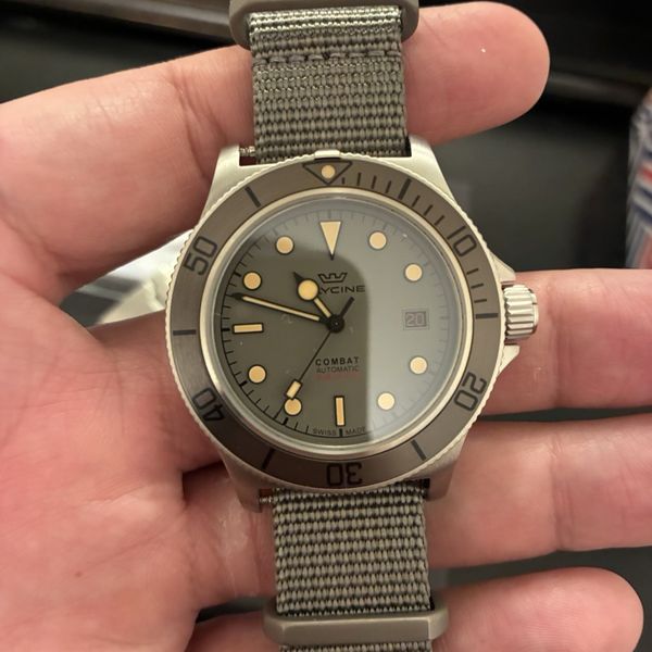 Glycine Combat 42mm Gray Dial Silver Stainless Steel Watch for Men ...