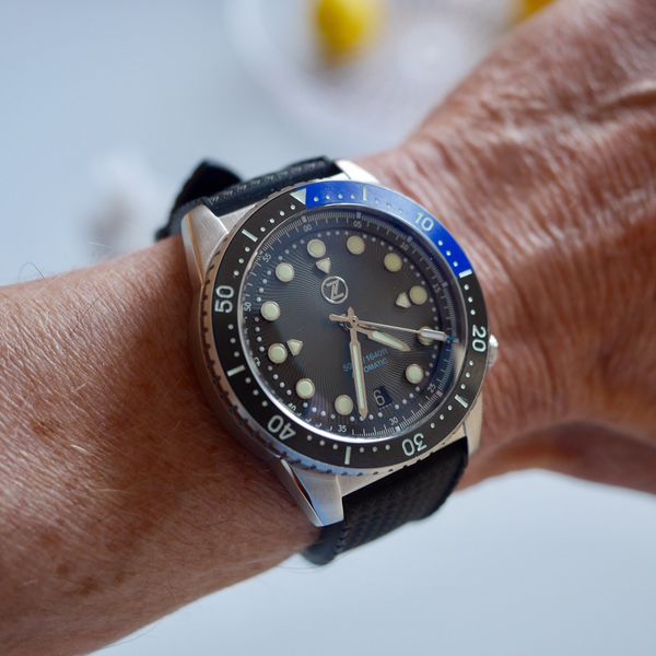 Zelos Mako - 500m diver - 40mm case - Black/Blue ceramic insert - SW200 ...