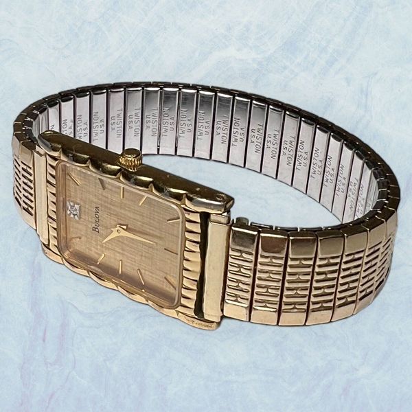 1995 Bulova Diamond 97D05 Gold Tone Menâ s Swiss Quartz Watch ...