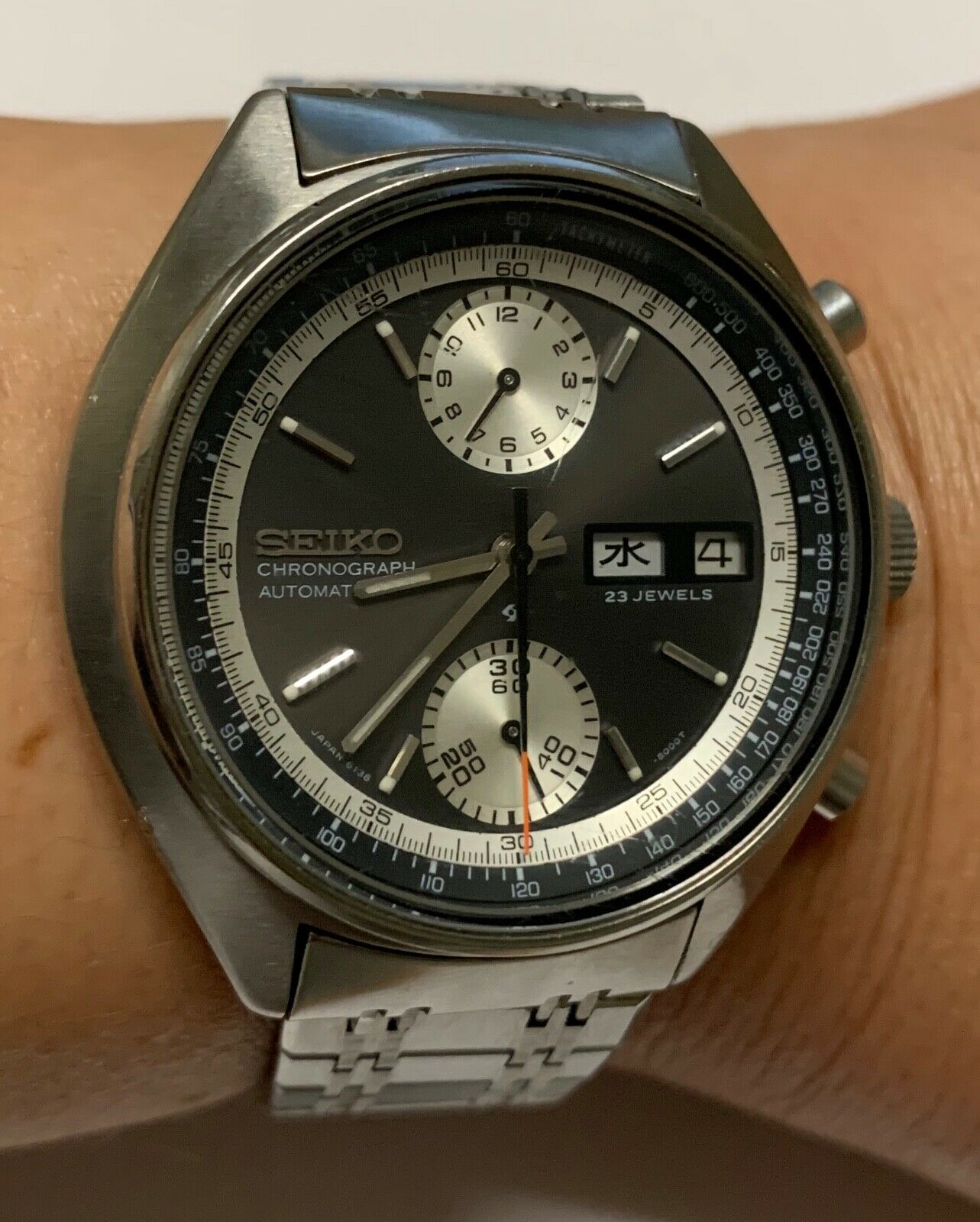 Seiko Chronograph Vintage 6138-8000 “Reverse Baby Panda” | WatchCharts