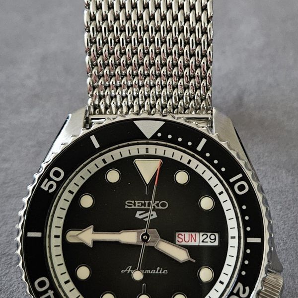 Seiko Men's Automatic Watch 5 Sports SRPD73K1 Shark Bite Strap ...