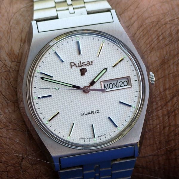 VINTAGE PULSAR TEXTURED DIAL DAY/DATE JUNE 1981 Y563-8329 ORIGINAL ...