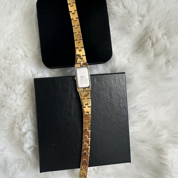 Seiko Ladies Gold Tone Quartz Watch 2E20-7479 | WatchCharts Marketplace
