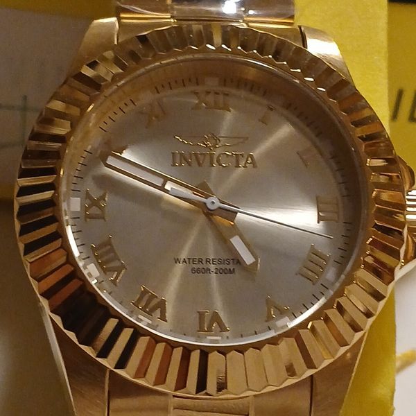Invicta Men's 16739 Pro Diver Analog Swiss Quartz Gold Watch Need Batteries | WatchCharts ...