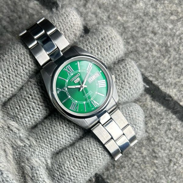 Seiko 5 Automatic Green ð Roman Dial Men's Wrist Watch 7009 | WatchCharts Marketplace