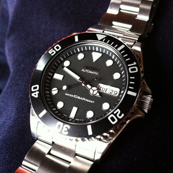 FOR SALE: NEW Seiko SKX031 / Solid Super Oyster / Mercedes Hands ...