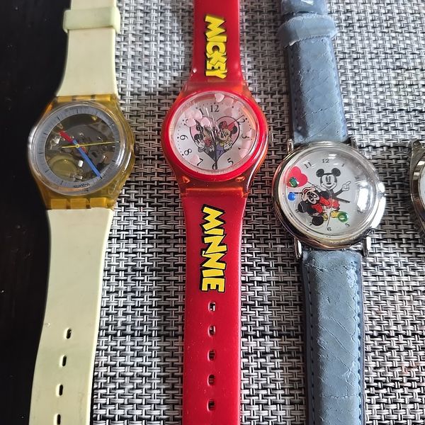 Vintage Watch lot of 8 - Mickey And Minnie Mouse, Taz Mania, Betty Boop ...