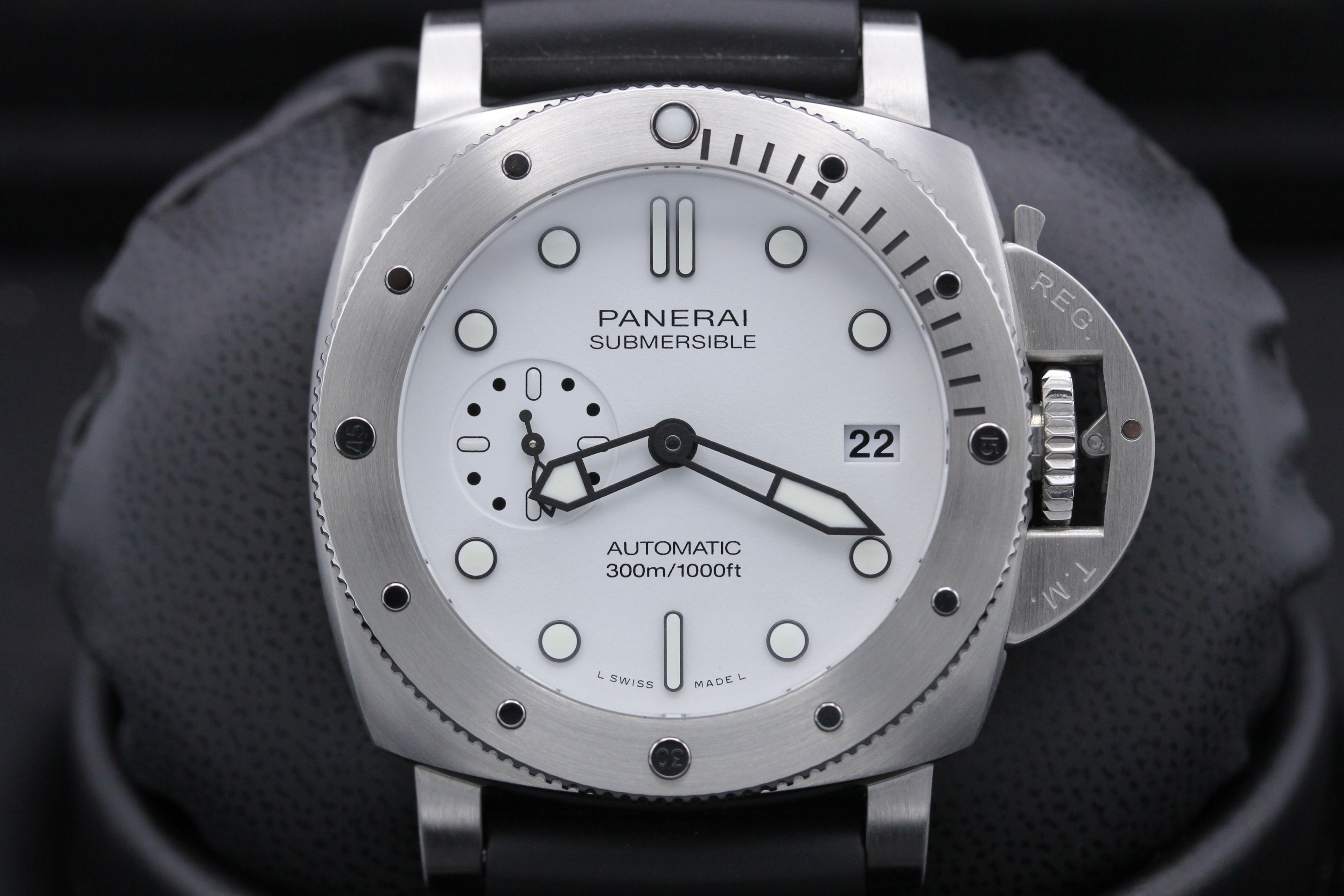 FSOT: Panerai Submersible 42 Bianco - PAM 1223 - White Dial - 42mm ...