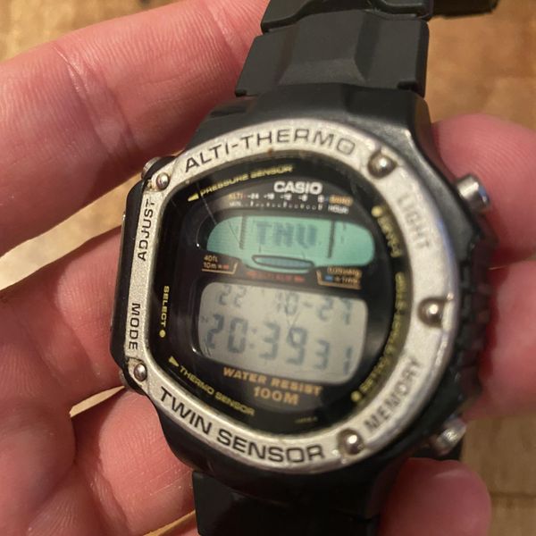 [WTS] Casio ALT-6100 AltiThermo Barometer Watch | WatchCharts Marketplace