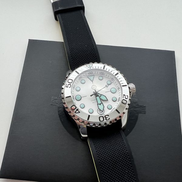 FS : Limited edition Helm Komodo | WatchCharts Marketplace