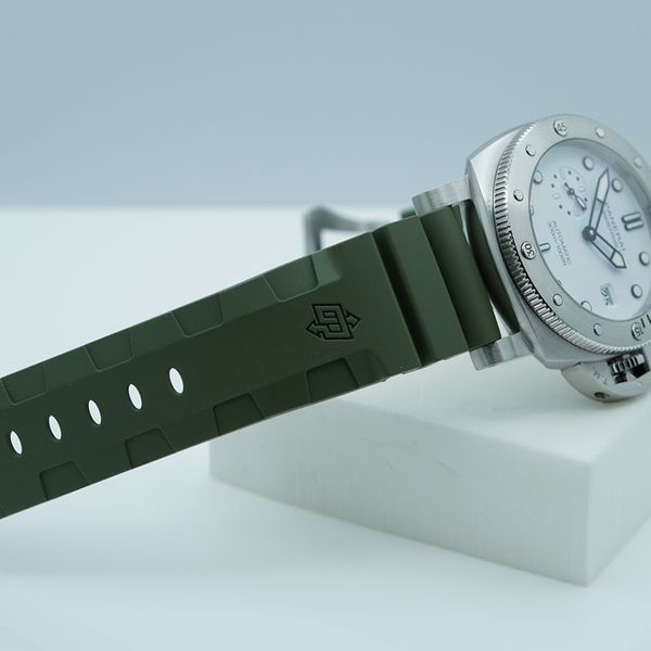 FSOT: PANERAI PAM 1226 SUBMERSIBLE QuarantaQuattro Bianco Dial 2023 ...