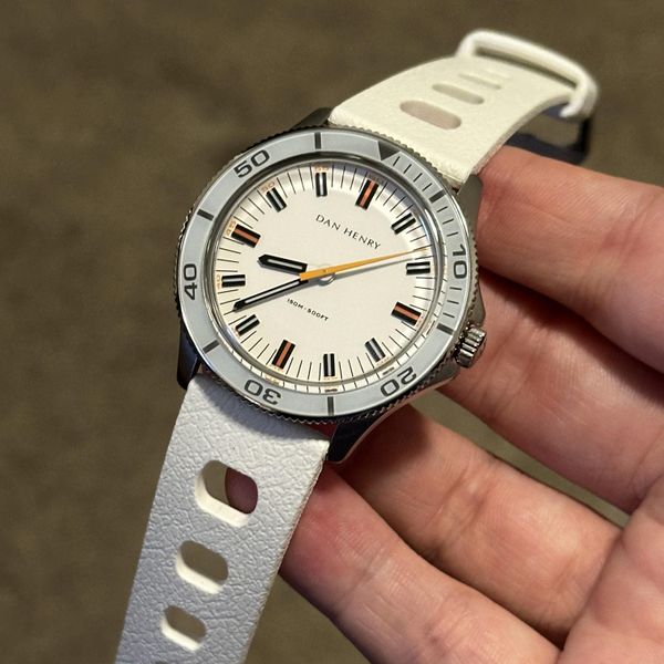 [WTS] Dan Henry 1975 White Skin Diver Mecaquartz | WatchCharts Marketplace
