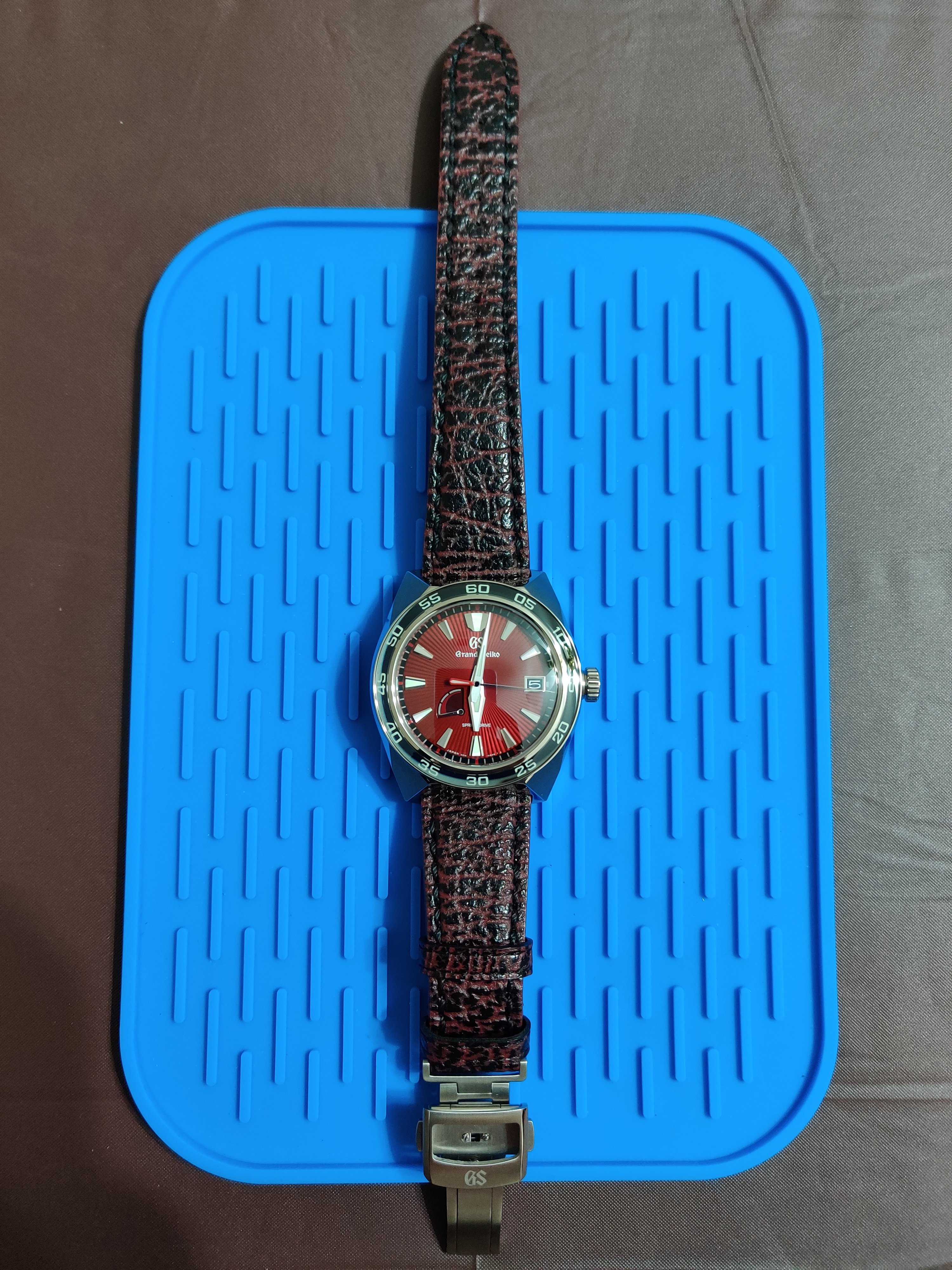 Limited Edition Grand Seiko SBGA405 SD (20th) & Godzilla (65th ...