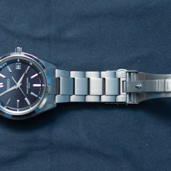 Seiko Brightz SAGZ083 Titanium Sapphire Screw-down Crown Solar ...