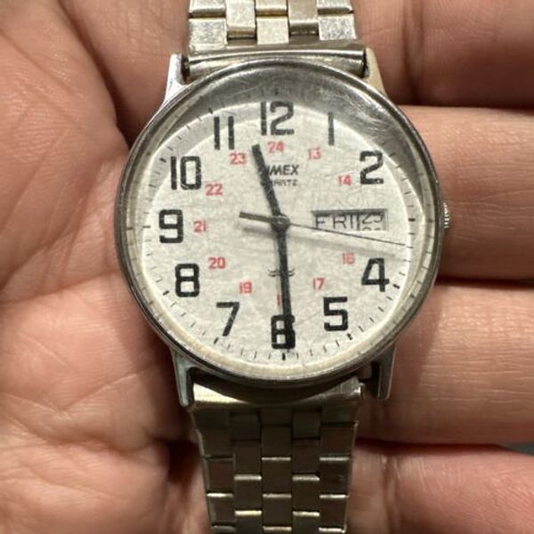 Runs 1970s Vintage Timex Men's Easy Reader Silver Day Date Watch New ...