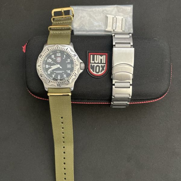Luminox Navy SEAL Series 8000 Diver Proffesional 200m | WatchCharts ...
