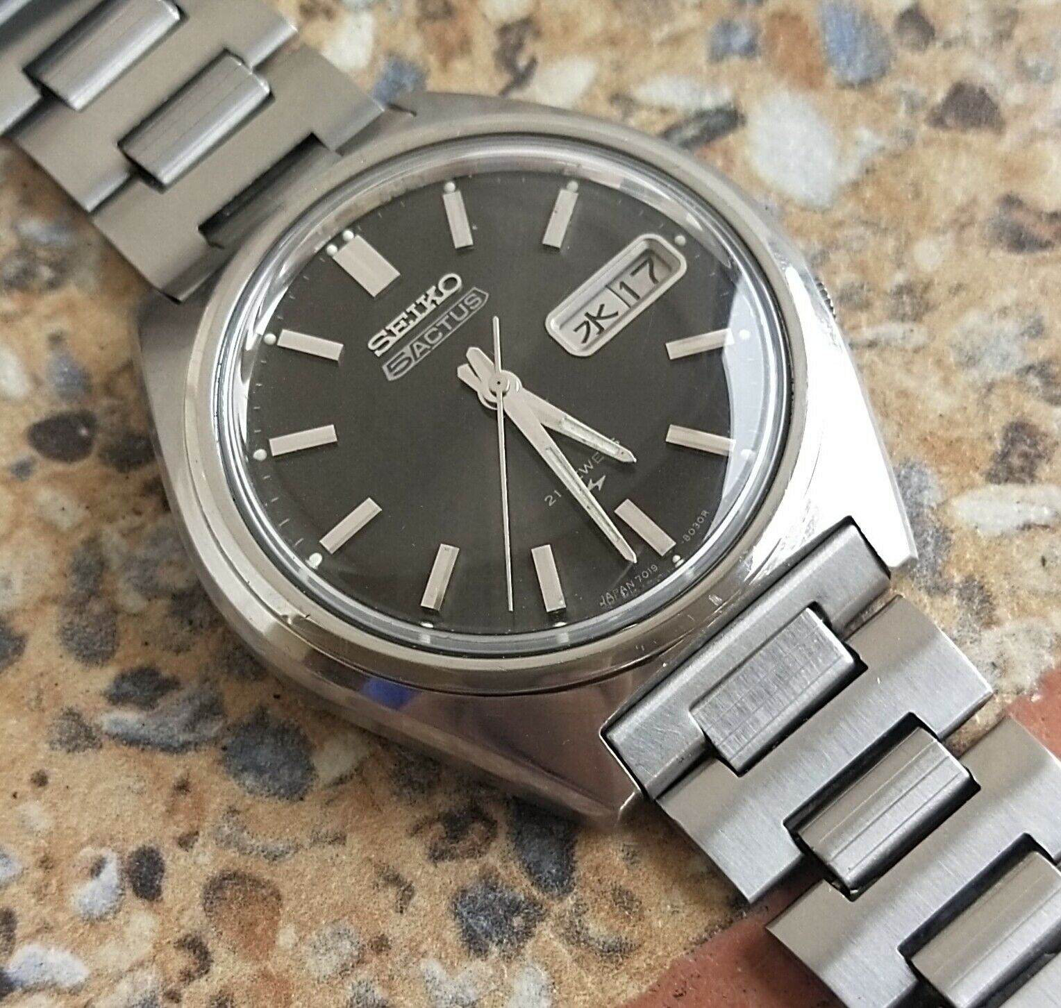 Vintage Seiko 5 Actus 21 Jewels Automatic 7019 8010 Kanji August 1974 | WatchCharts