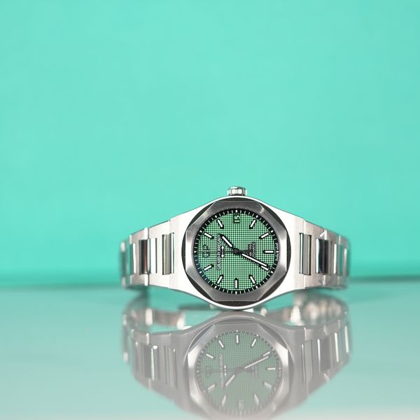 FS: NEW 2024 Girard Perregaux Laureato Stainless Steel 42mm Green Dial ...