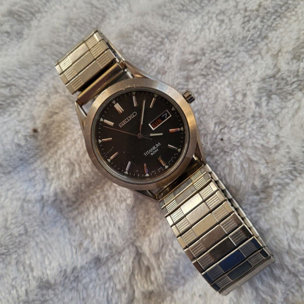 Seiko Titanium Men's with expansion band, runs well | WatchCharts ...