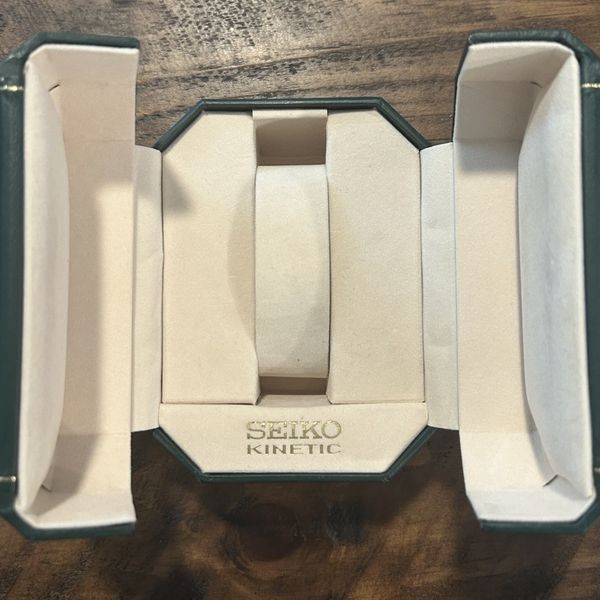 Seiko Kinetic Watch Original Green Faux Leather Bi-Fold Out EMPTY Case ...