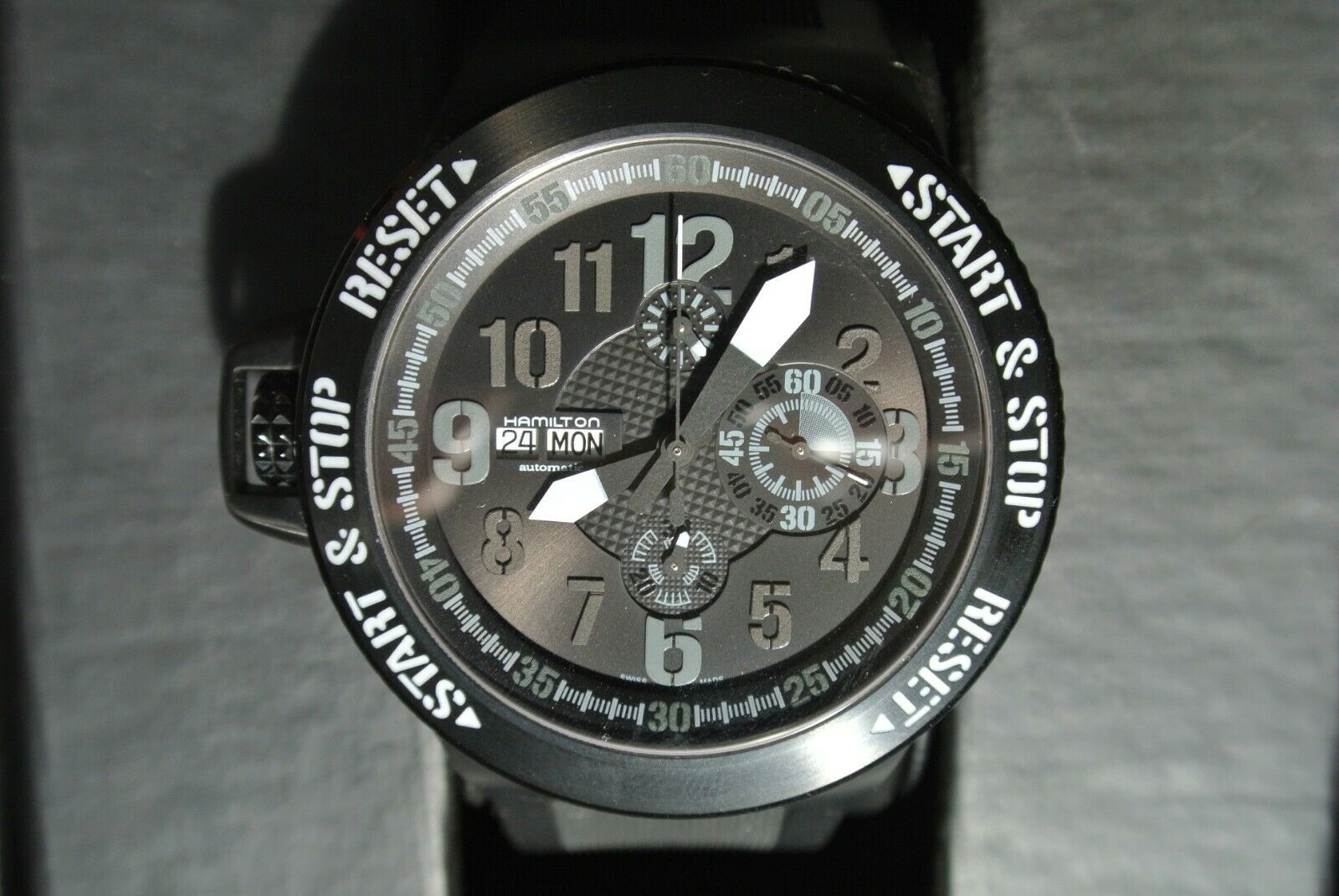 Hamilton Khaki Field Base Jump Auto Chrono Titanium Valjoux 7750 ...