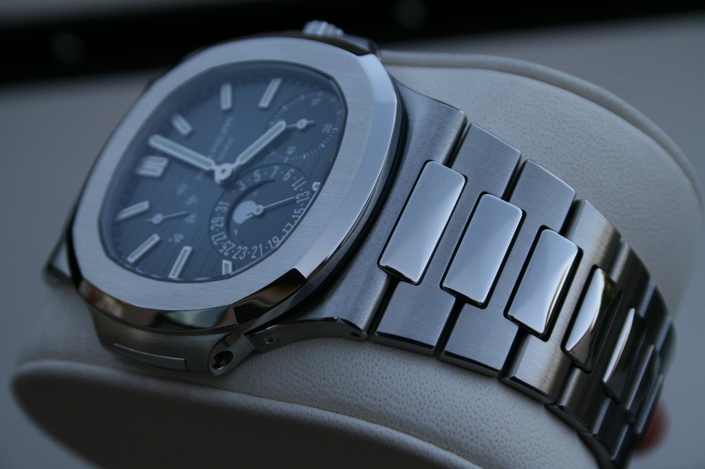 FS: Patek Philippe Nautilus Model 5712/1A-001 Steel PP 5712 Blue Dial ...