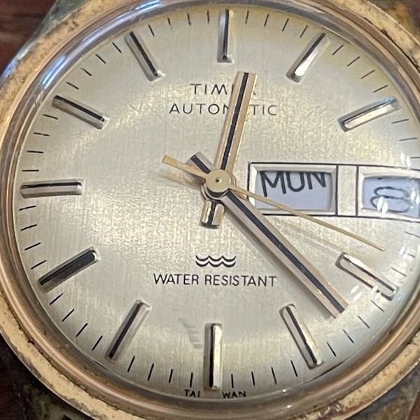 Vintage Timex Mens Automatic Day Date Flex Band Gold Tone Wristwatch ...