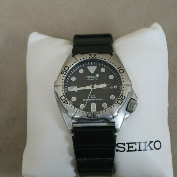 Seiko Quartz Diver 200m 5h26-7a09 Watch Pre-Owned | WatchCharts Marketplace