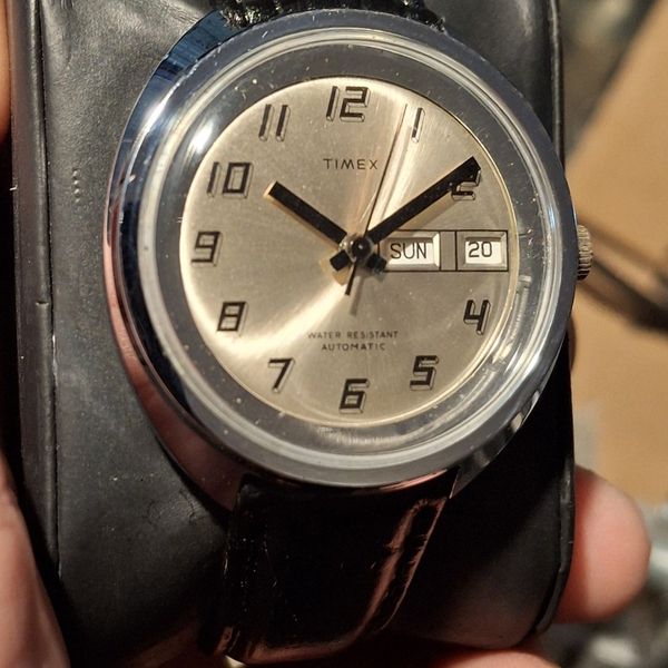 Timex Viscount 1975 UFO tono argento quadrante argento uomo vintage ...