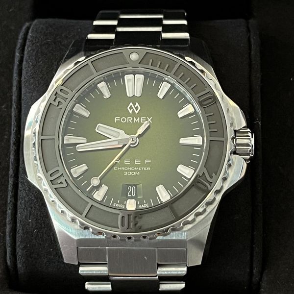 [$1,000 USD] 4. Formex Reef 2200.1.6300.100 42mm Green | WatchCharts ...