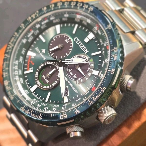 Citizen Promaster Eco-Drive Pilot Chronograph â Green Dial, Atomic ...