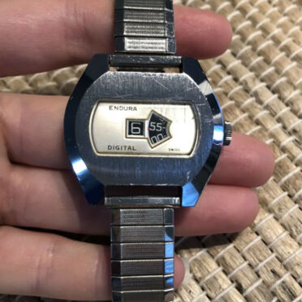 Vintage 1970s Mens Digital Endura Swiss Made Jump Hour Watch | WatchCharts