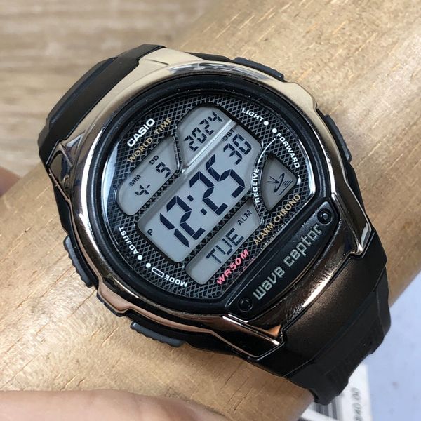 Casio Wave Ceptor Digital Watch Black Silver Tone World Time 50M Day ...