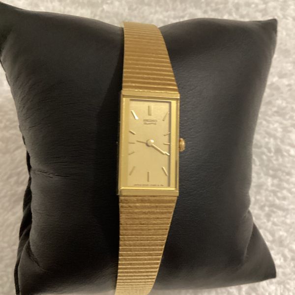 Vintage SEIKO 2E20-5250 Gold Tone Ladies Wristwatch Quartz Japan ...