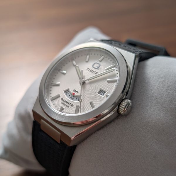 EX-REVIEW Q Timex Continental GMT 39mm Men's Steel White Silver Quartz ...