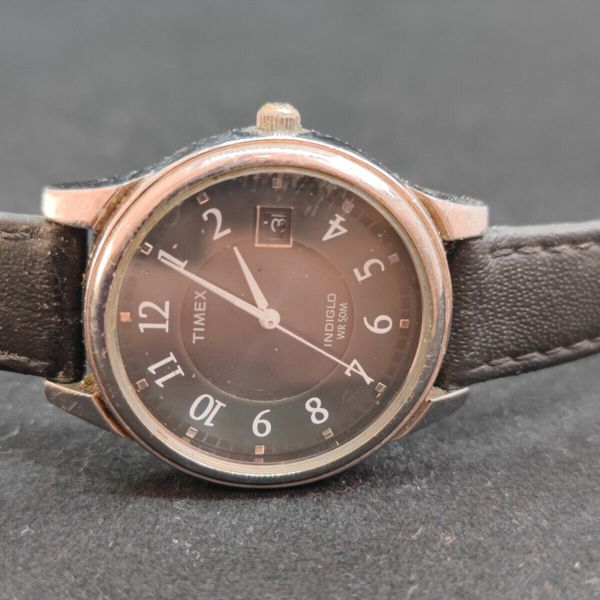 Gentâ s Timex Indiglo Arabic Numerals With Date Leather Strap Watch ...